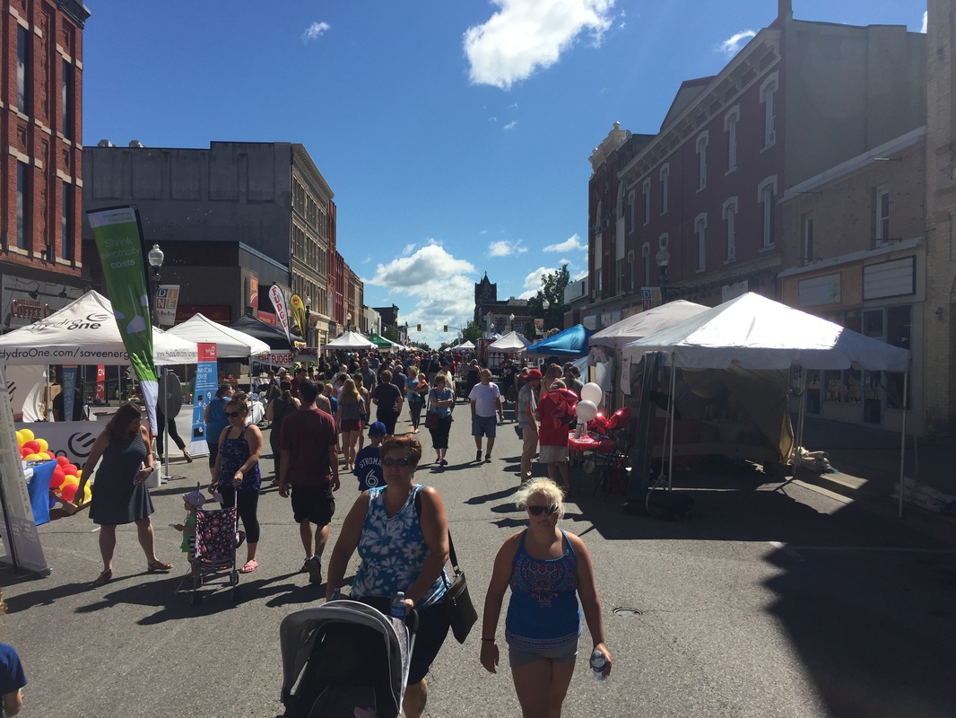 Woodstock Summer Streetfest | Country 104